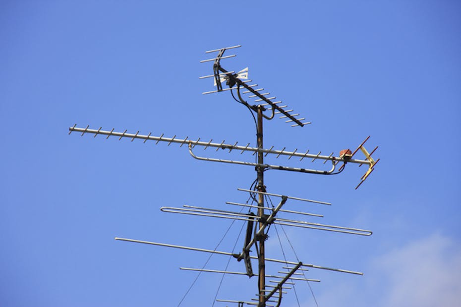 正しいアンテナの向きとは？位置の確認方法と調整費用を紹介